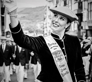 Uxue Lucas Cantinera Compañía Anaka con abanico 2023